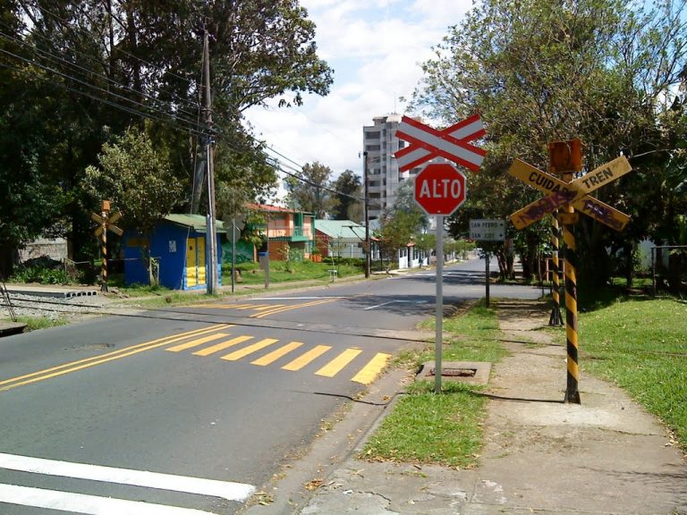 CRUCE DE FERROCARRILES